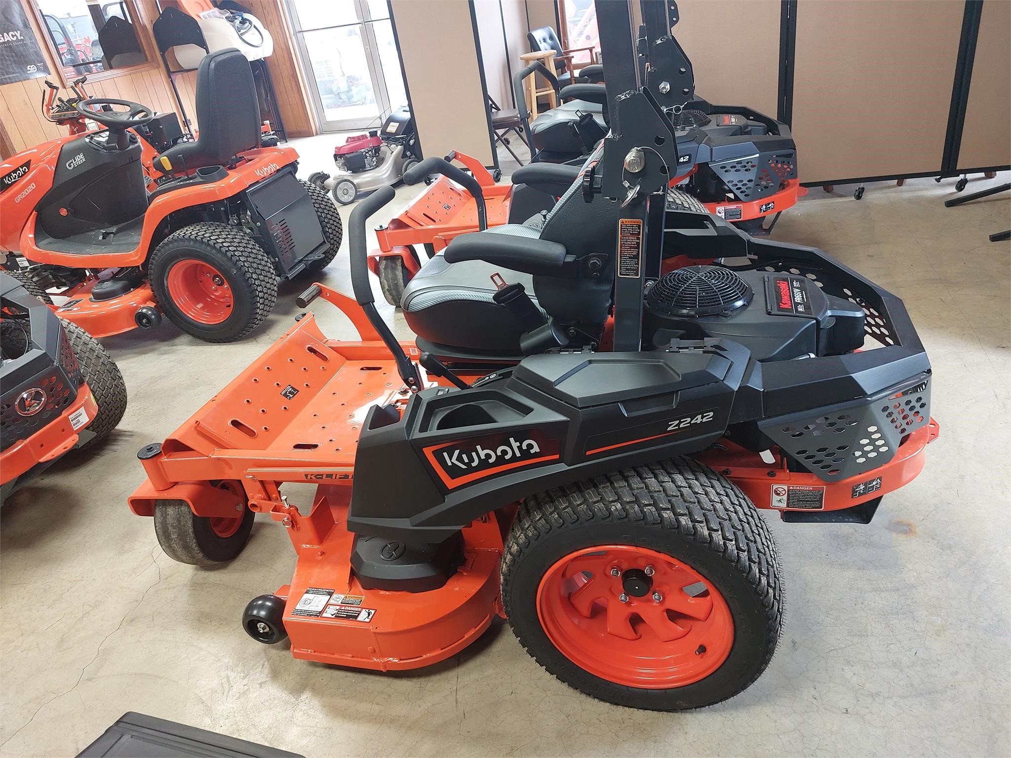 2024 KUBOTA Z242 - Meyer Implement